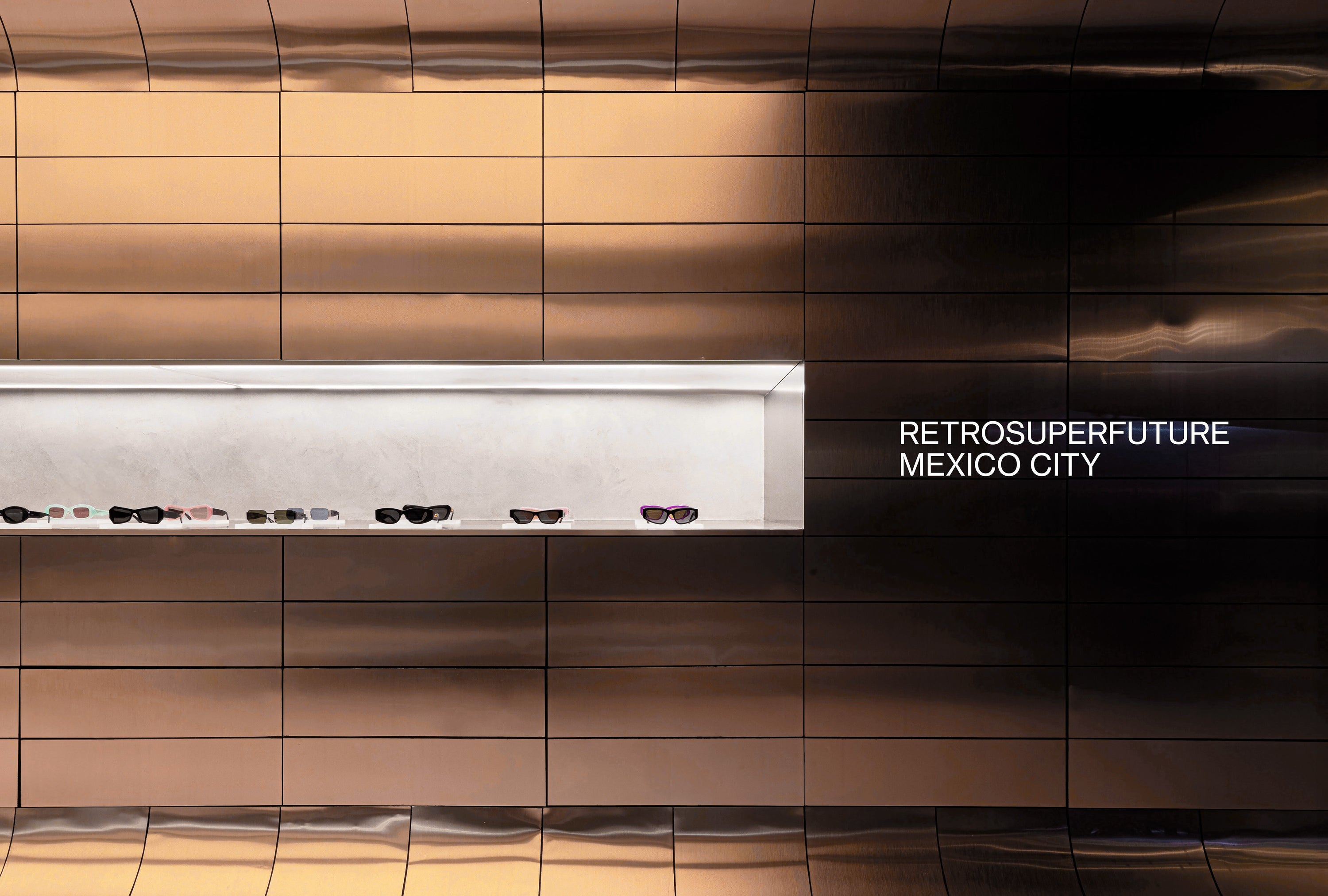 RETROSUPERFUTURE MEXICO